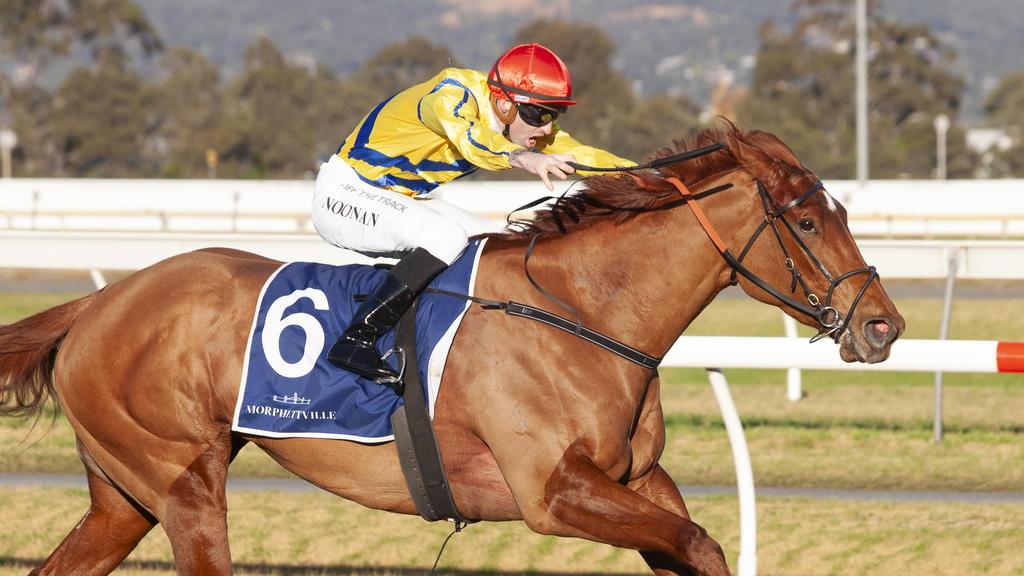 La Danseuse Rouge waltzes to victory in Lightning Stakes - ANZ ...